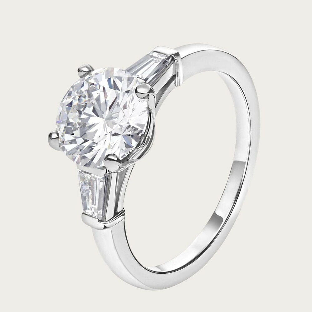 1.5 Cts Round Cut and Taper Shape Side Stones Moissanite Diamond ...