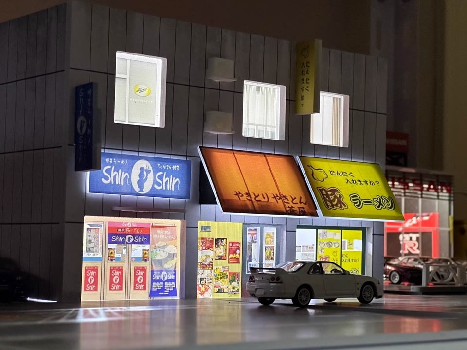 1/64 Diorama Diecast Garage Model, LED Lighting Japanese Multi-Story ...