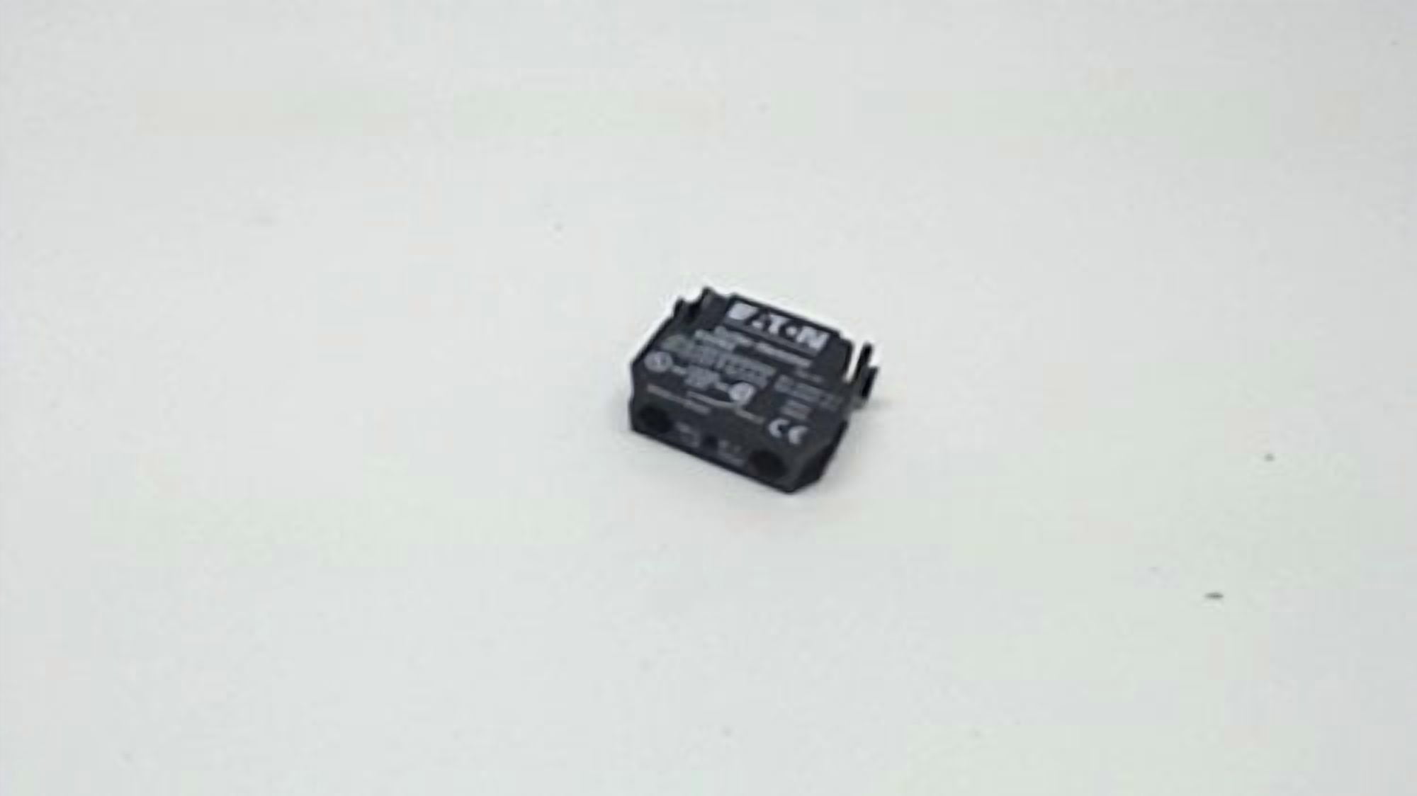 1- Eaton Cutler-Hammer E22B2 Contact Block 6A 110/120V - Walmart.com