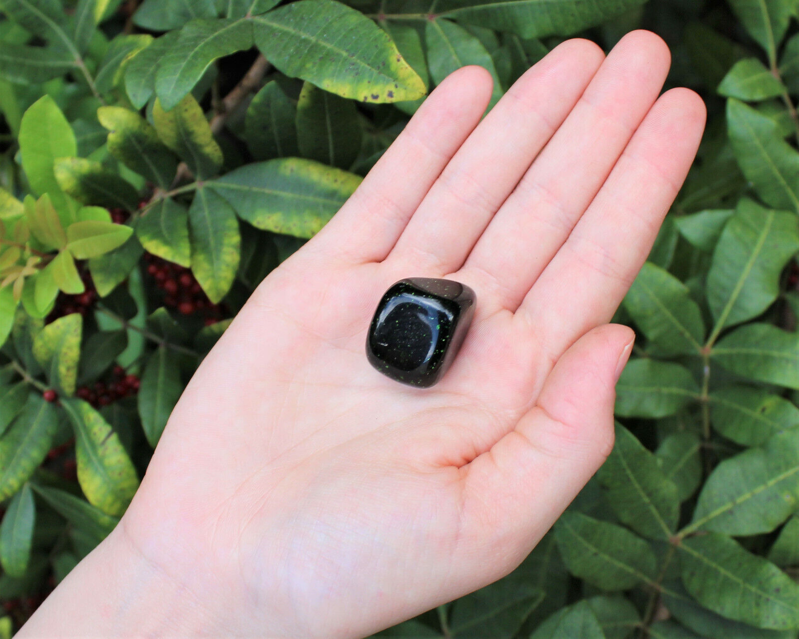 1 Green Goldstone Tumbled Stone 20 - 25mm (Crystal Healing Reiki Tumble ...