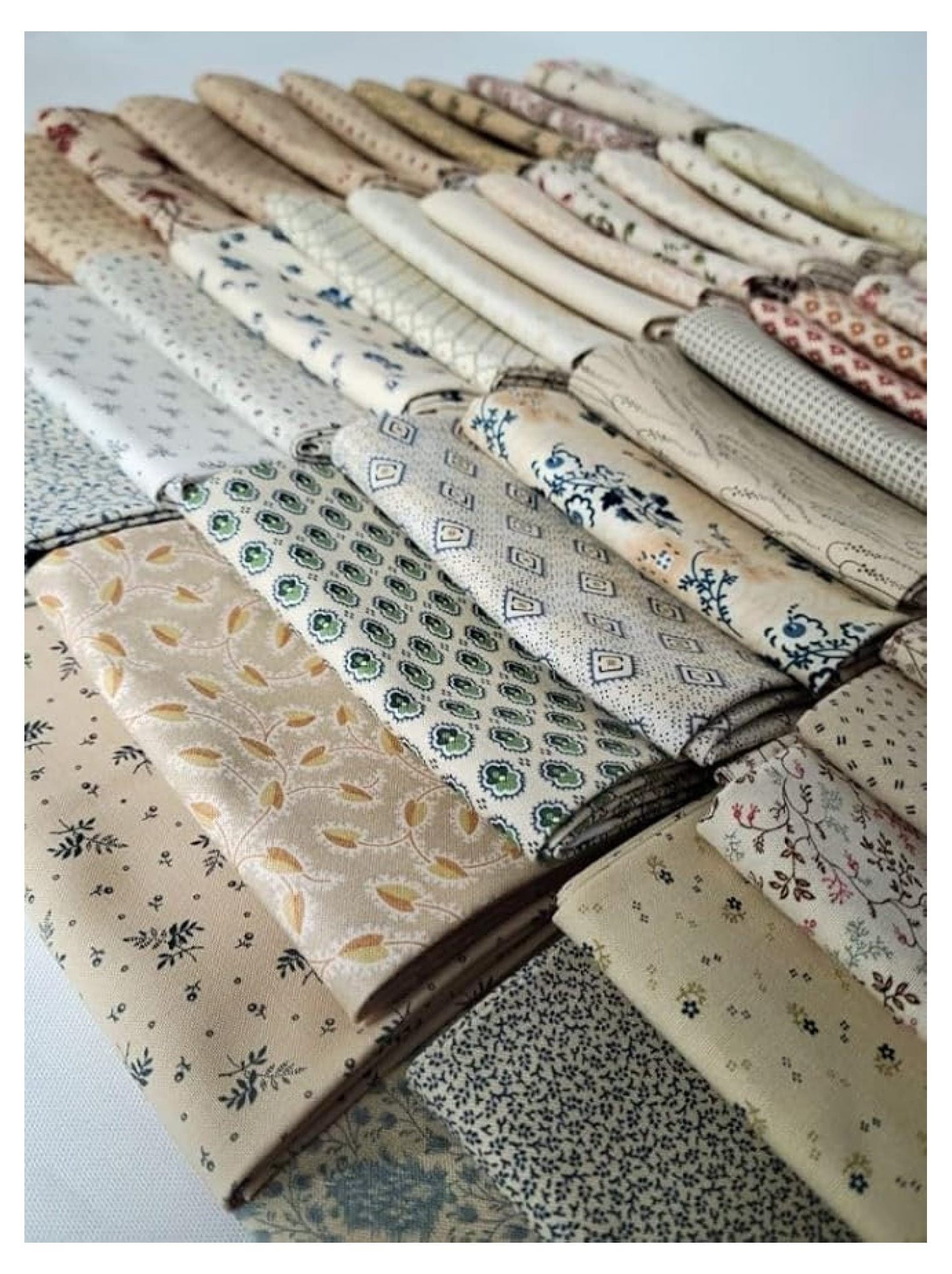10 Fat Quarters - American Civil War (Creams, Neutrals, Light Colors ...