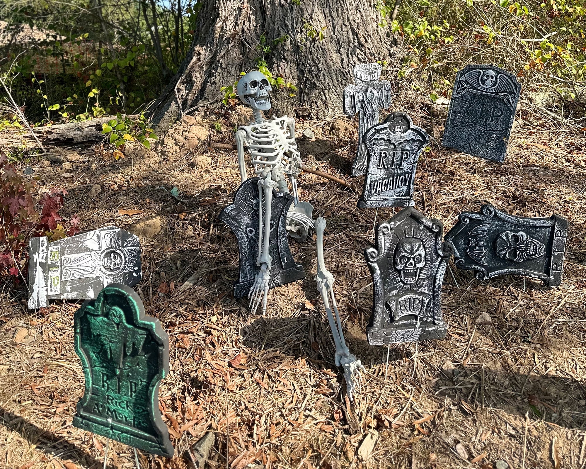 10 Pack Halloween Foam RIP Graveyard Tombstones with 5.5ft Life Size ...