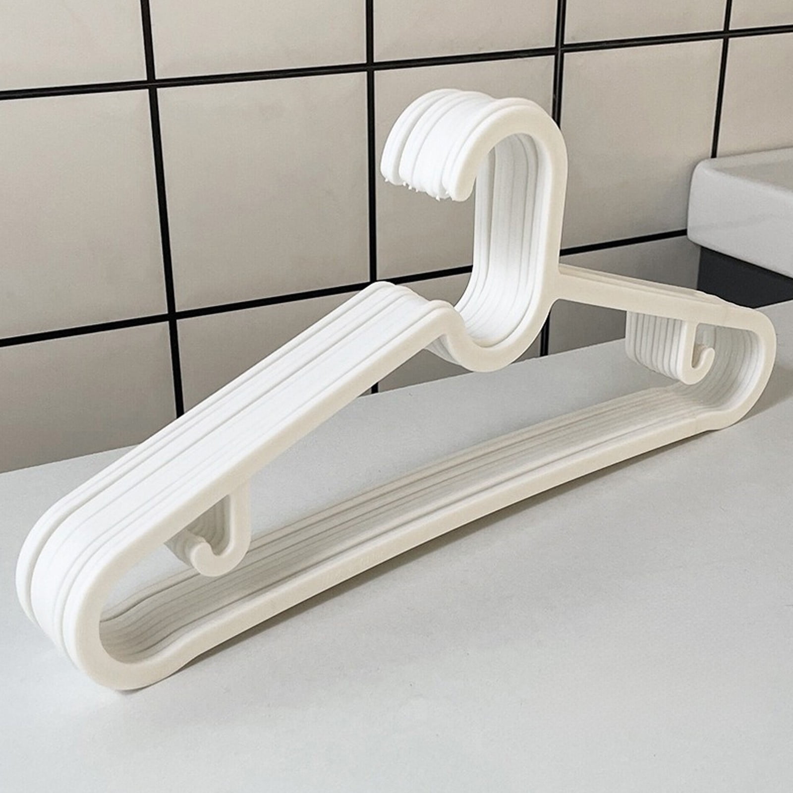 10 Pack Plastic Clothes Hangers Black White 38.5x17.5cm Durable Rounded ...