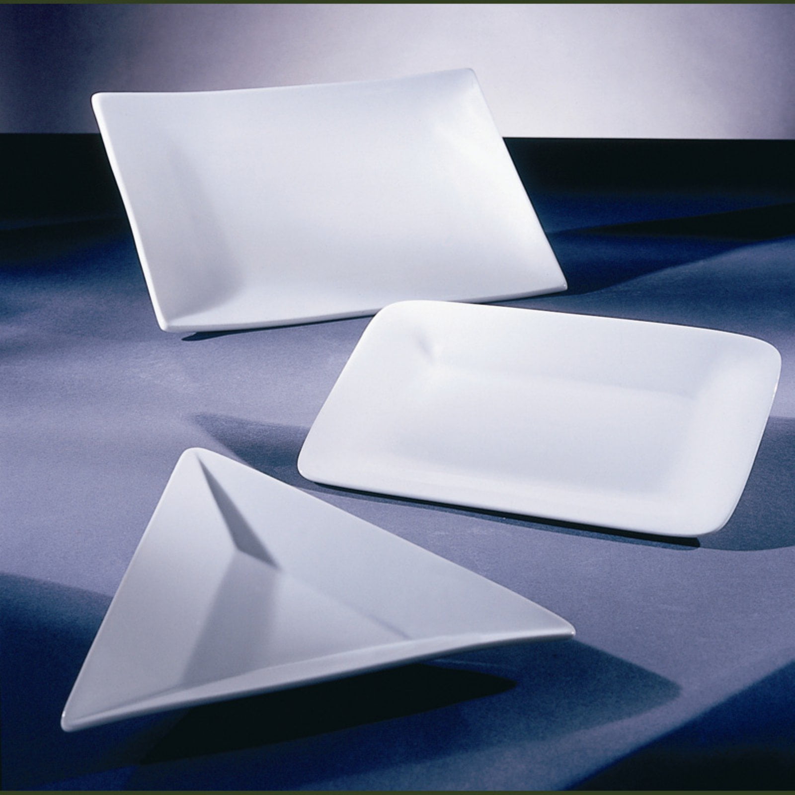 10 Strawberry Street Whittier Triangle Platter in White (Set of 6 ...