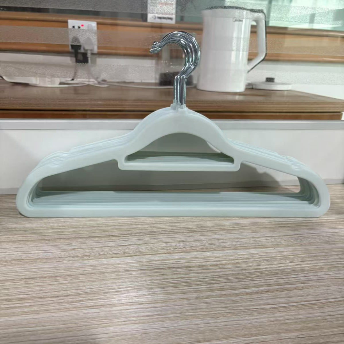 10-pack Flocked Clothes Hangers for Home Use, Non-slip and Traceless ...