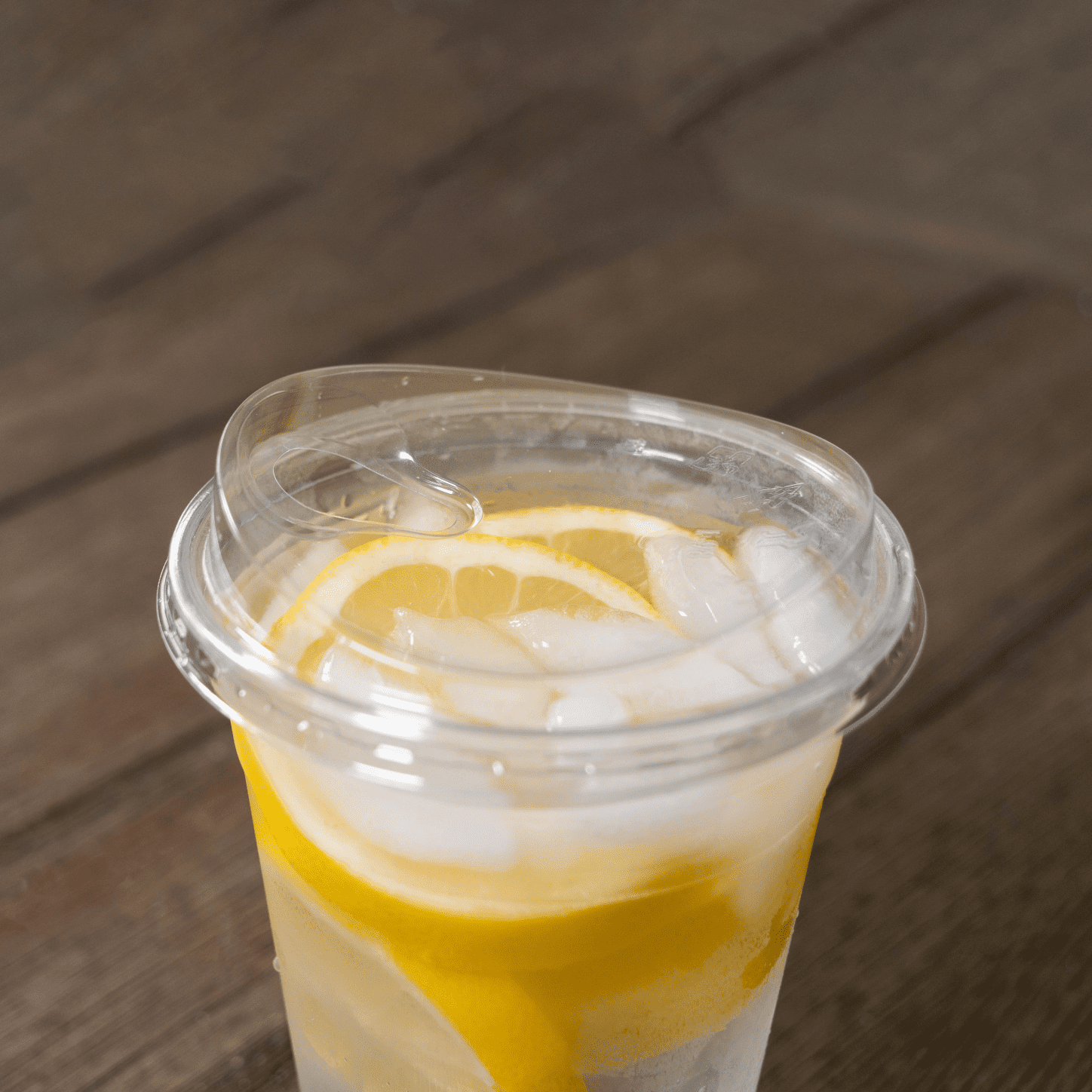 100 Sets Clear Plastic Cups with Strawless Sip Lids for Iced coffee tea ...