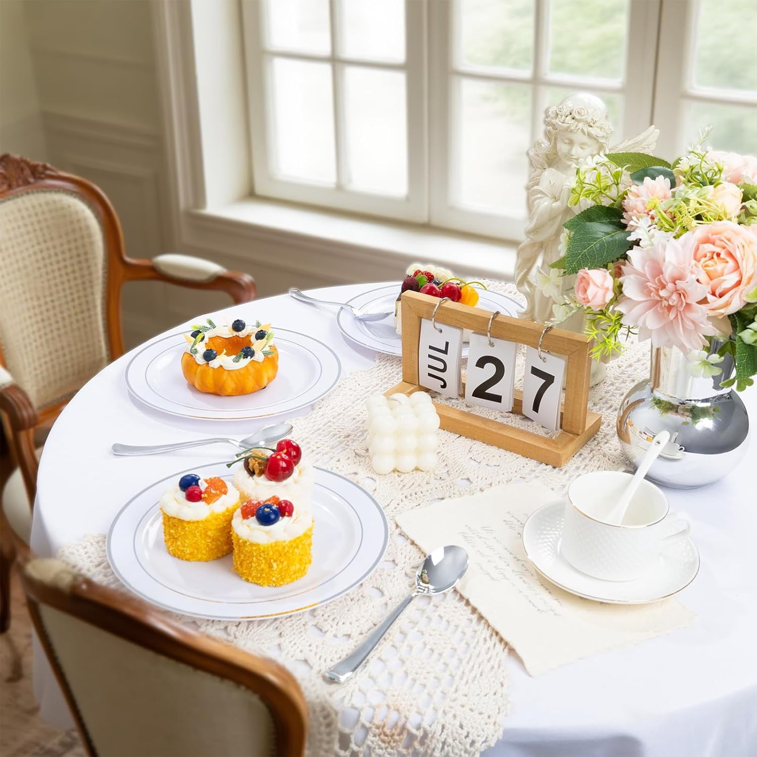 100PCS Silver Plastic Plates - 10 Inch Heavy Duty White with Silver ...