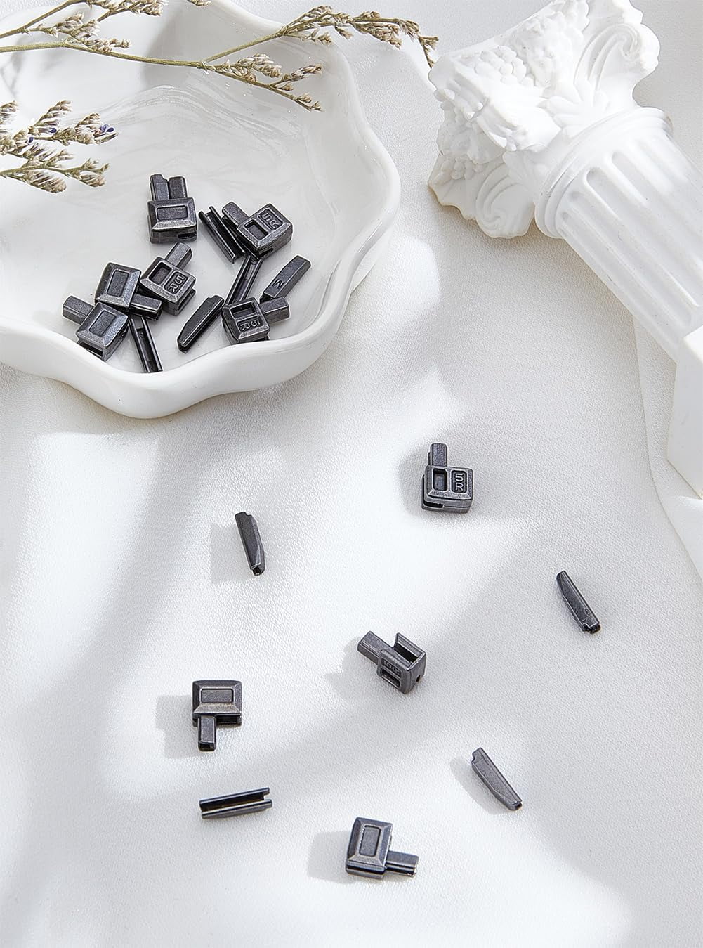 100Pcs 7 Sizes Craft Plastic Safety Noses Craft Triangle Nose with ...