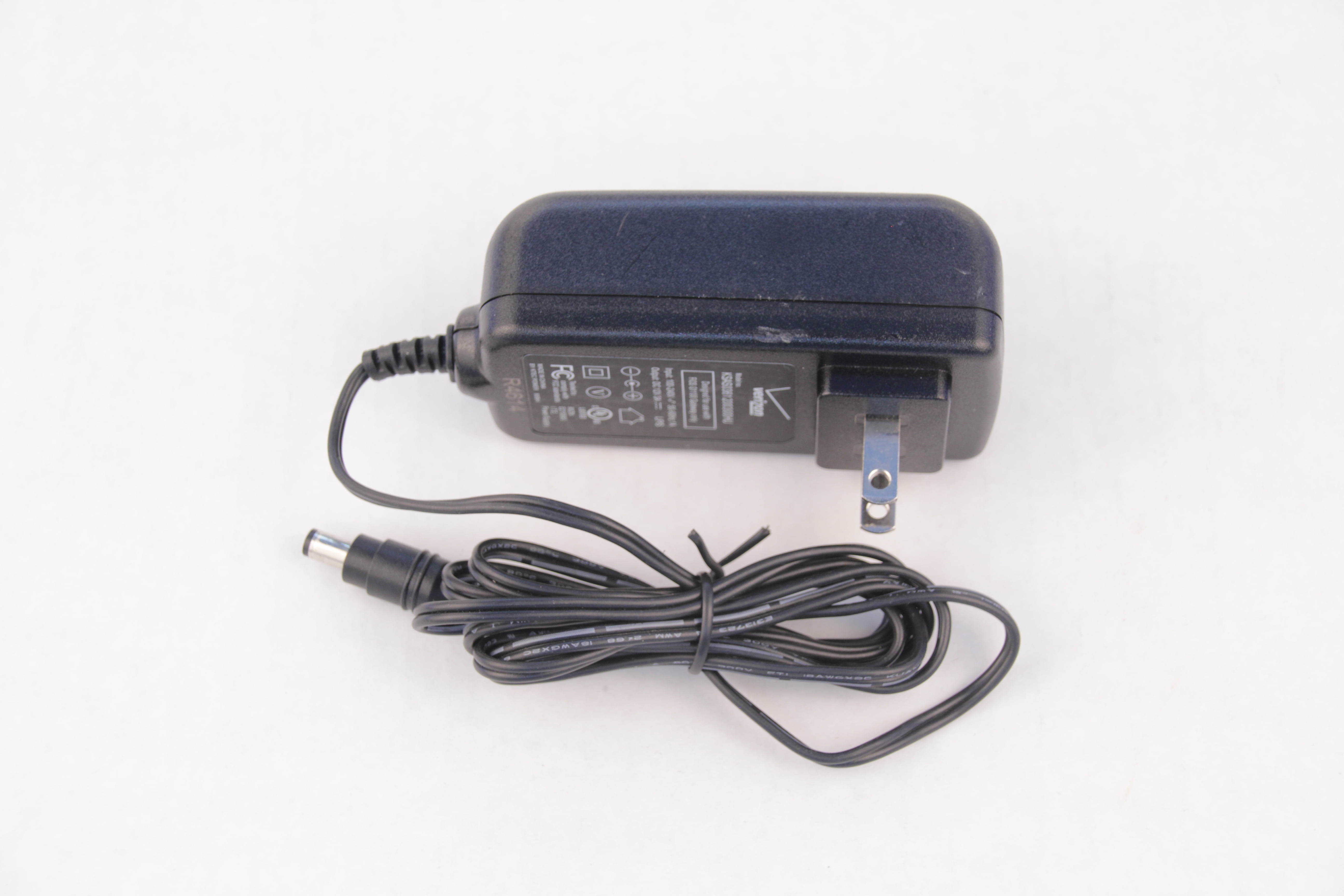 Universal 12V Power Adapter with Short Circuit Protection ...