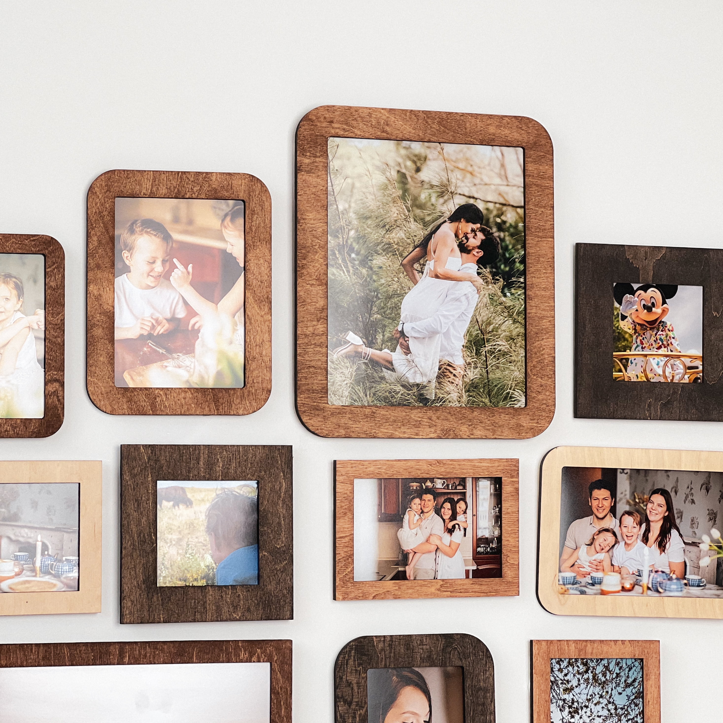 12 pieces wall mounted wooden photo frame set Different size frames ...