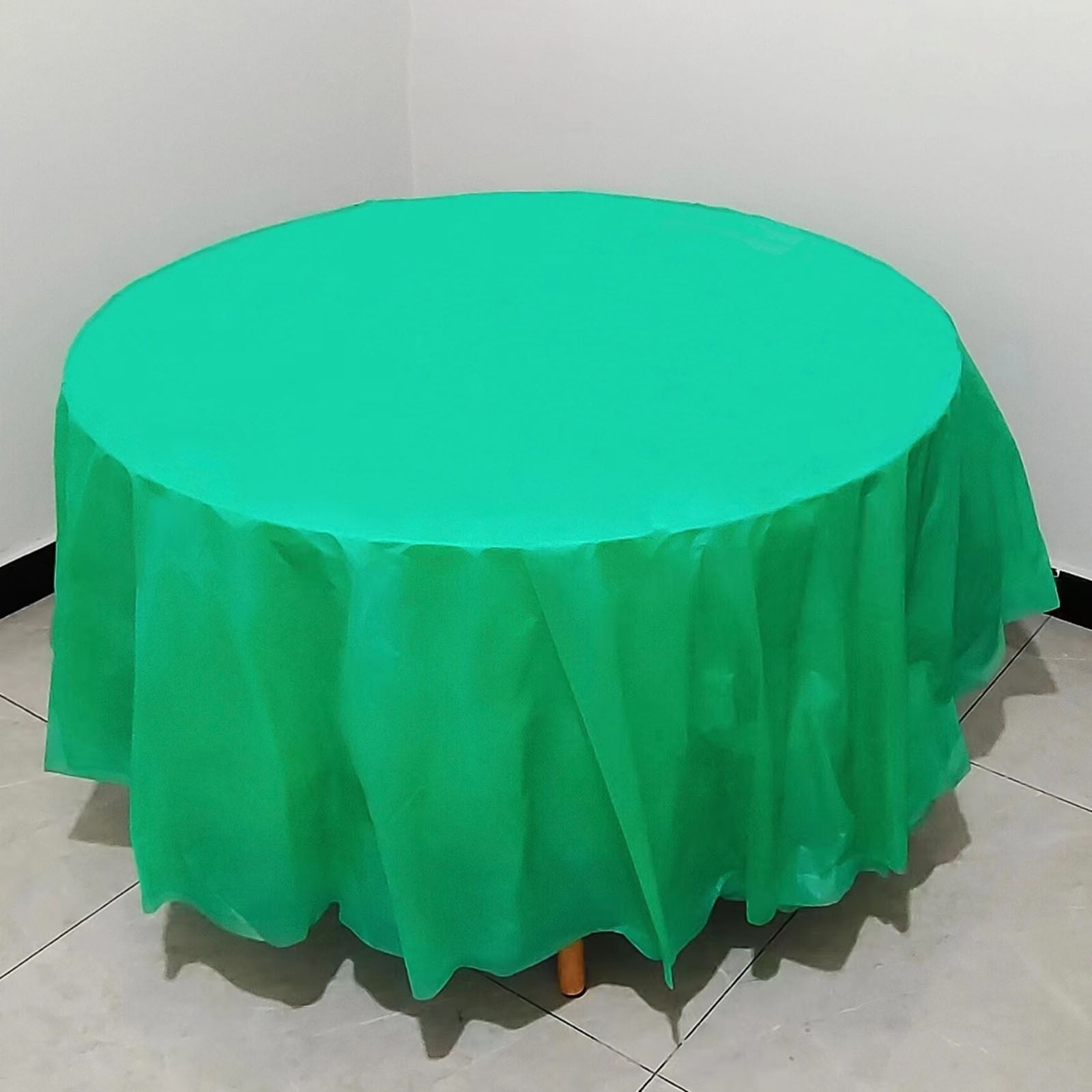 12X Wallpaper Clearance! 12 Pack Plastic Disposable 84 Inch Round ...