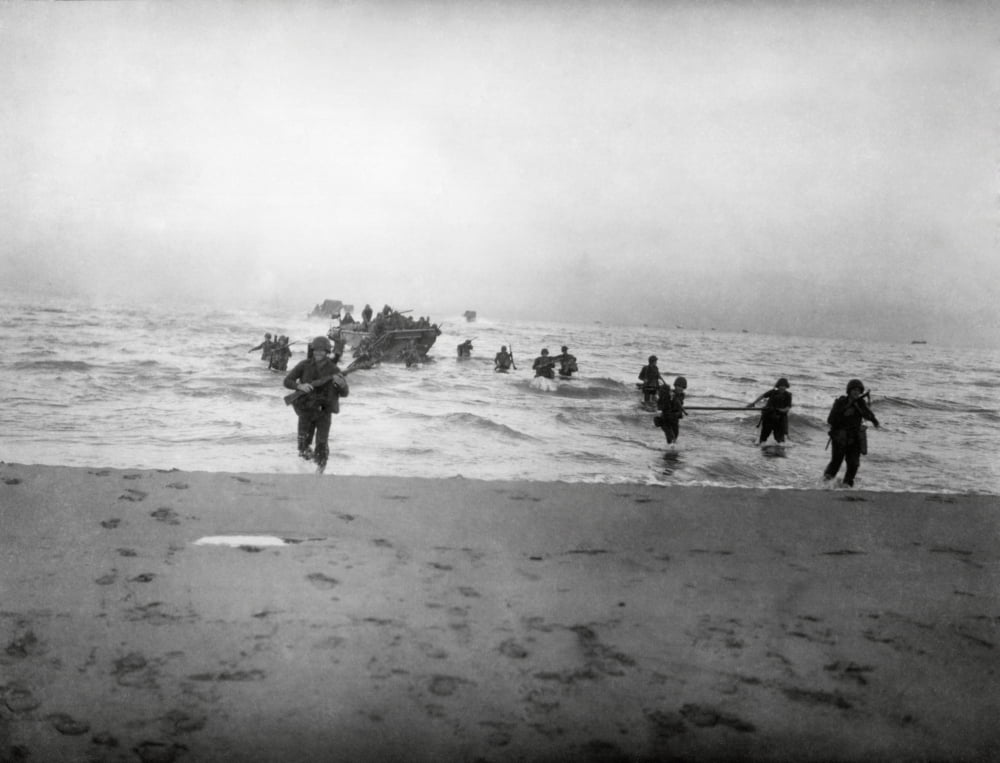 143Rd Infantry Regiment Combat Team Running Onto A Beach On The Gulf Of ...