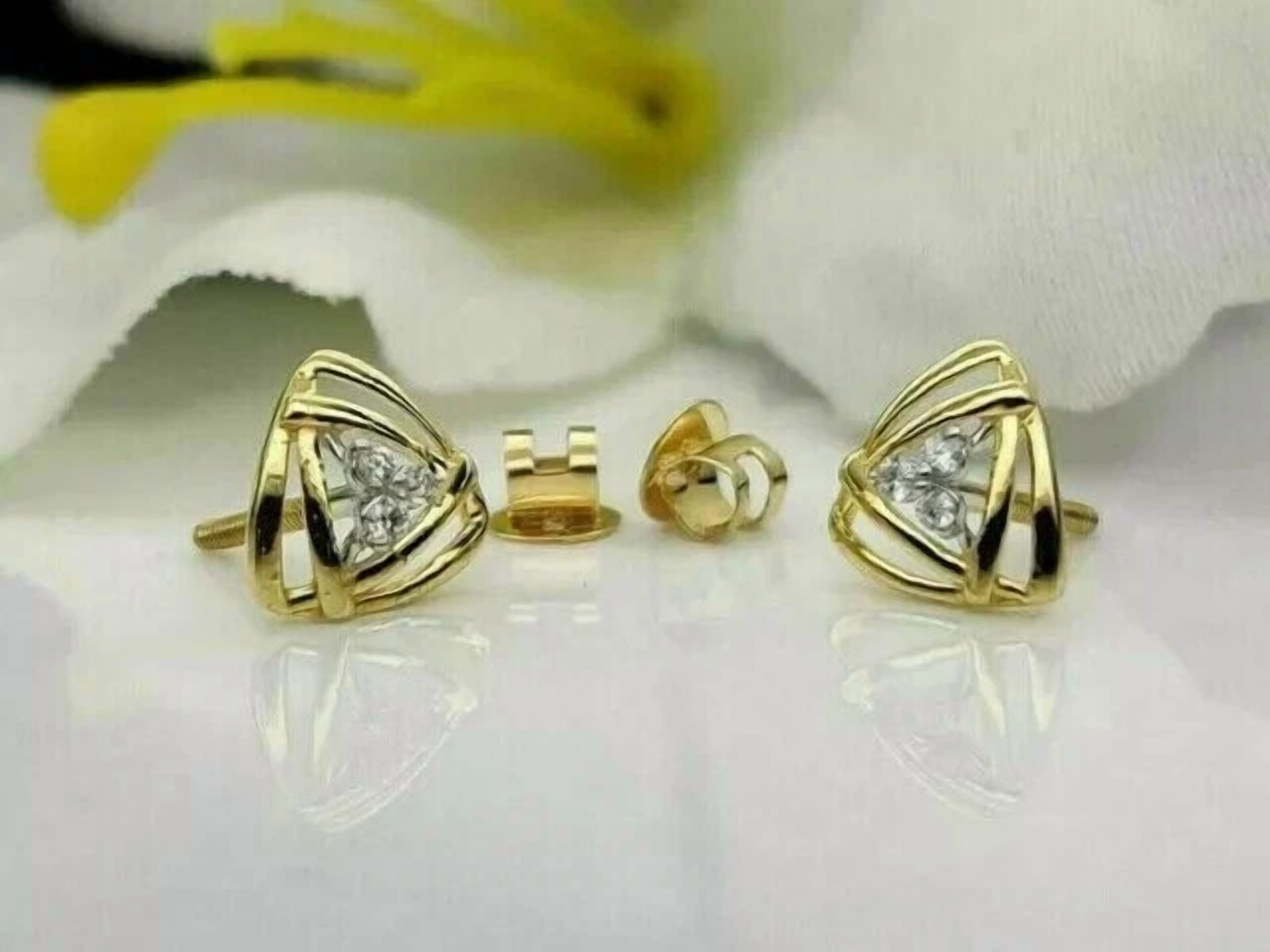 14k Yellow Gold Plated 2CT Simulated Diamond Women Triangle Tiny Stud ...