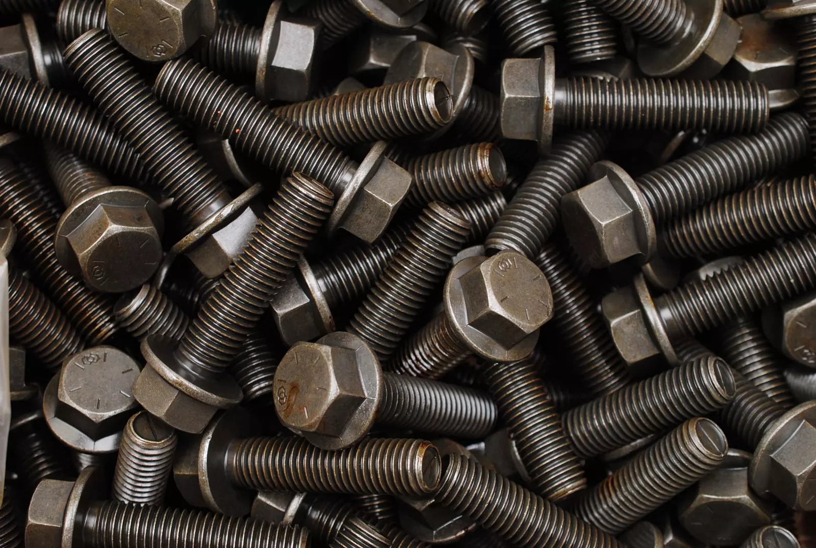 (15) Grade 8 Hex Head Flange Bolts 5/8-11 x 2-1/2 Plain Black Frame Screws - Walmart.com