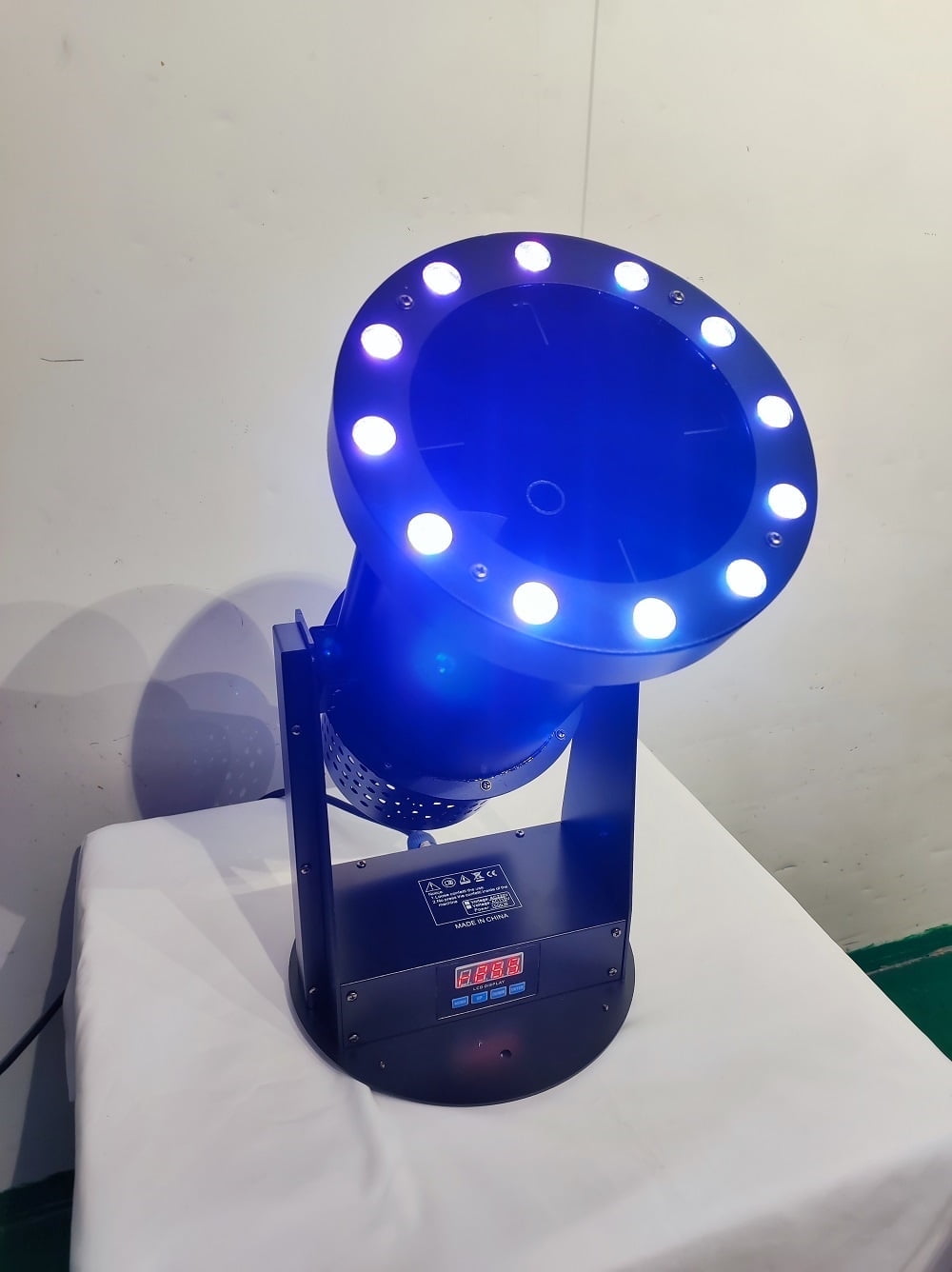 1500w Stage Effect DJ Confetti Cannon Electric LED Confetti Machine For ...