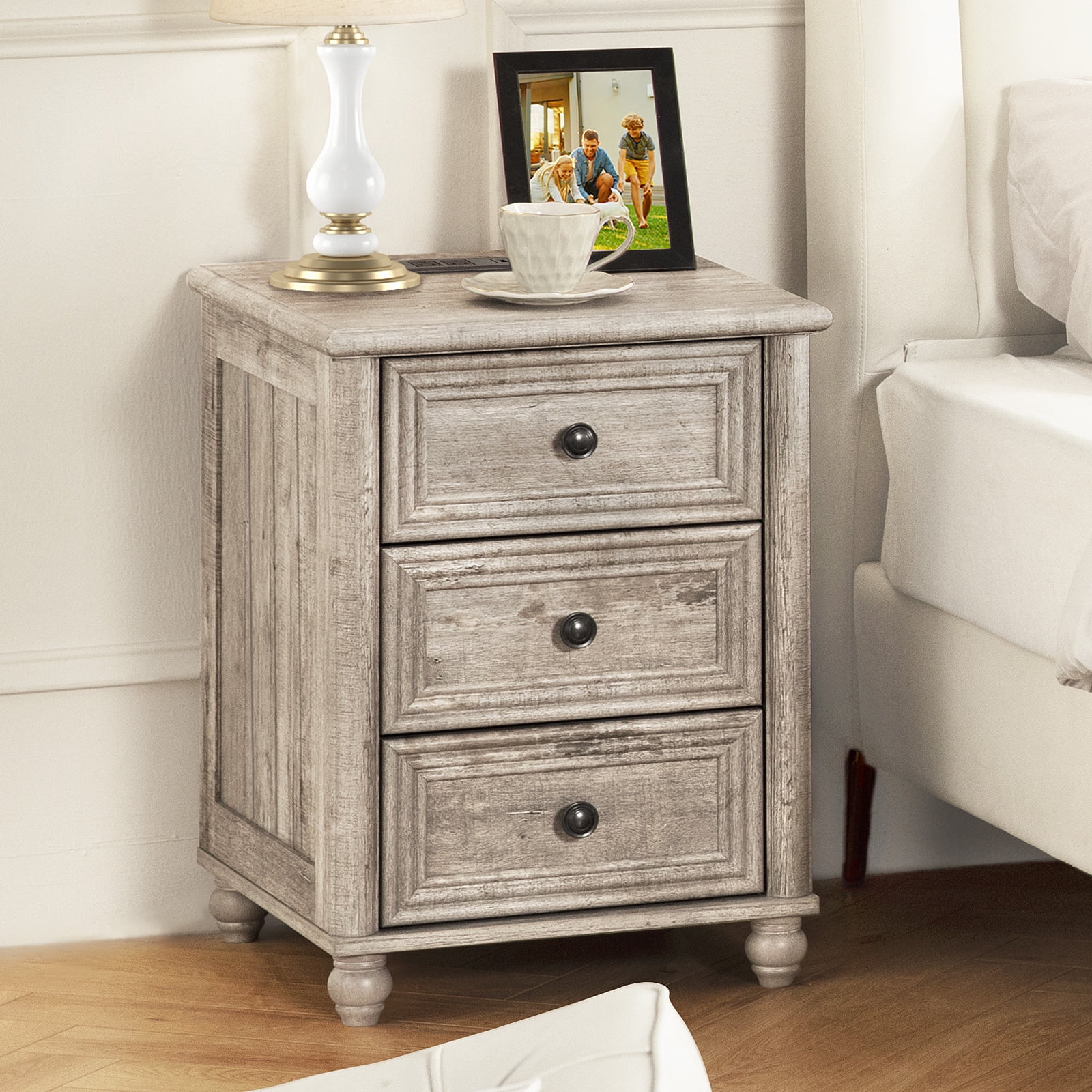 18"W White Nightstand 3 Drawer Nightstand, Bedside Table with Charging ...
