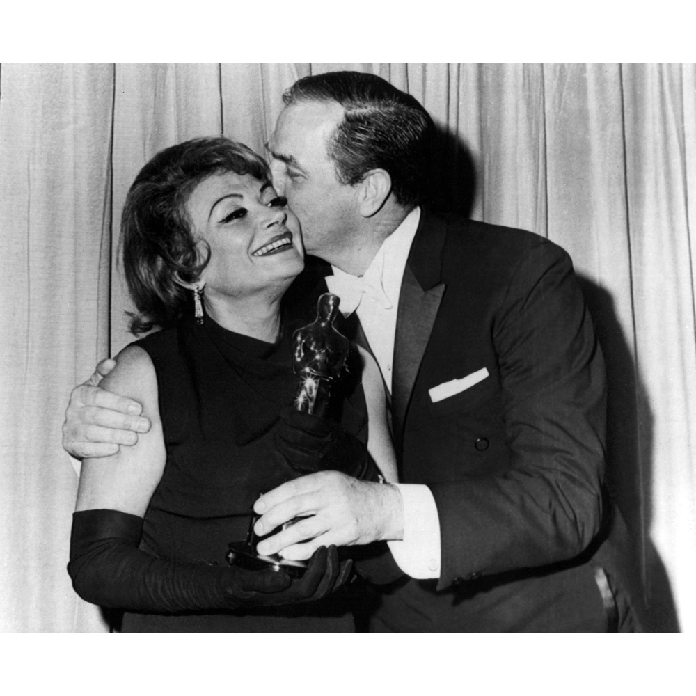 1964 Best Supporting Actress Lila Kedrova [Zorba The Greek] Is Given A ...