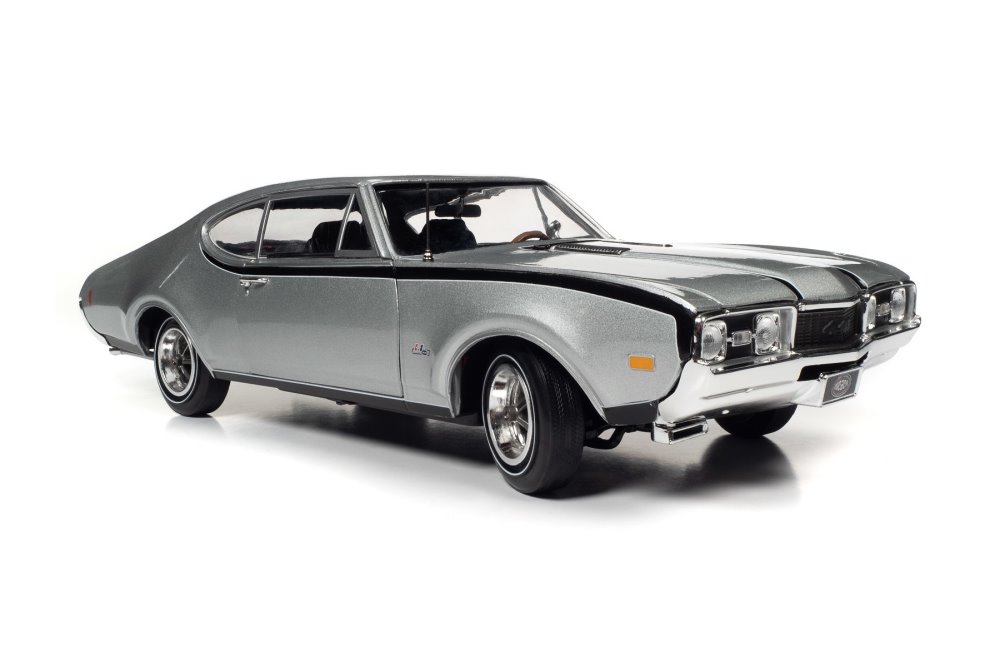 1968 Oldsmobile Cutlass Hurst Silver Auto World AMM1287 1 18 Scale