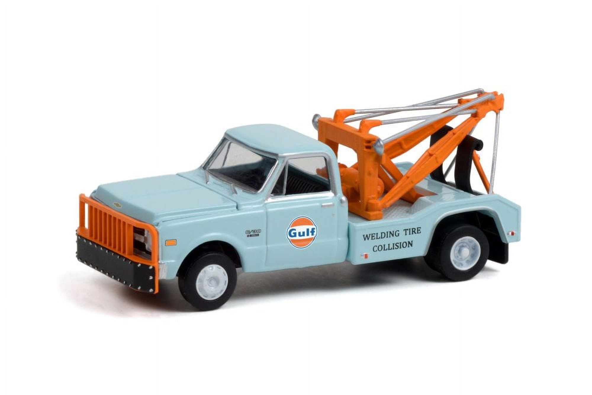 1969 Chevy C-30 Dually Wrecker, Gulf Oil - Greenlight 30275/48 - 1/64 ...