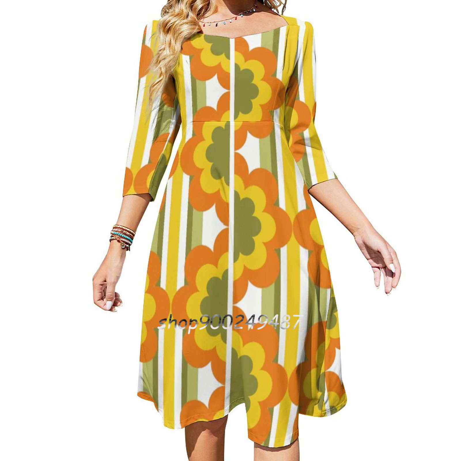 1970'S Pattern / Retro 70S Vintage Seventies Style Flare Dress Square ...