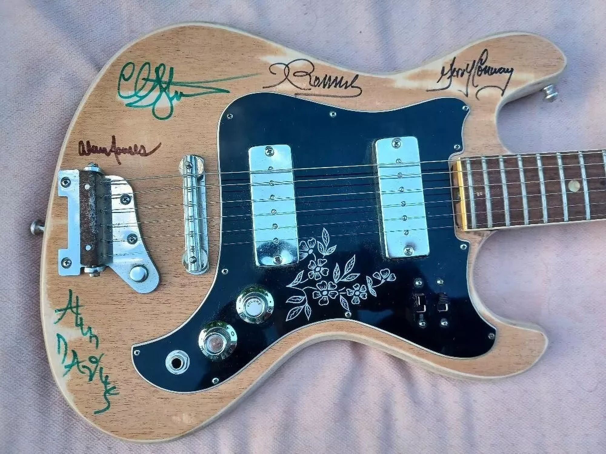 1970s Cat Stevens Poster Wall Art of Yusef Islam guitar is es 24 x 36 ...