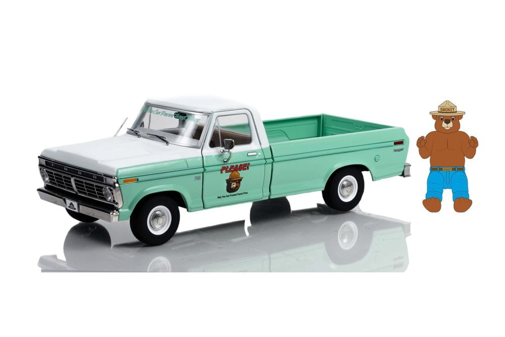 1975 Ford F-100 w/ Smokey Bear Figure, Green - Greenlight 13636 - 1/18 ...