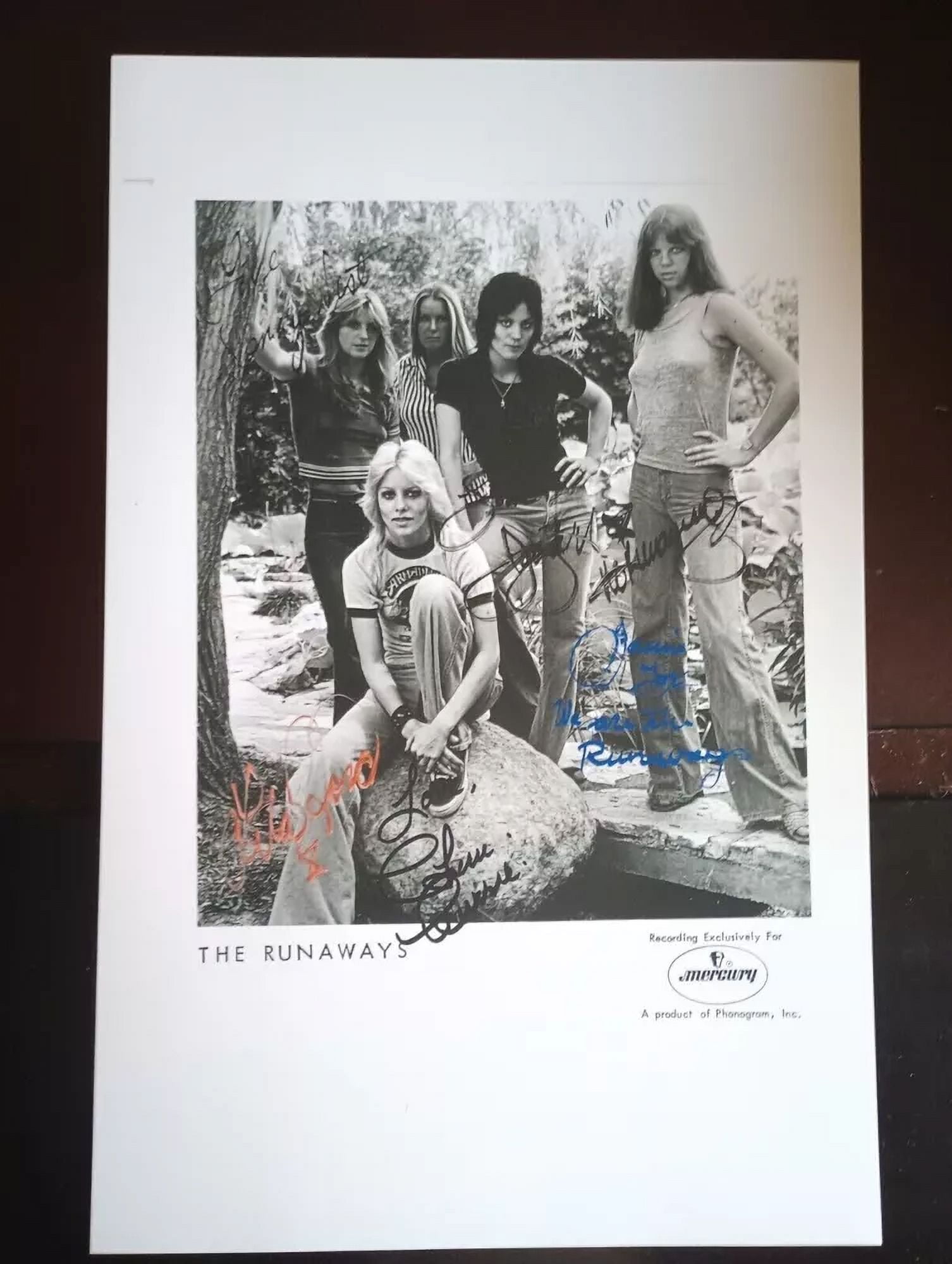 1976 The Runaways Poster in 24 x 36 Inch Poster - Walmart.com