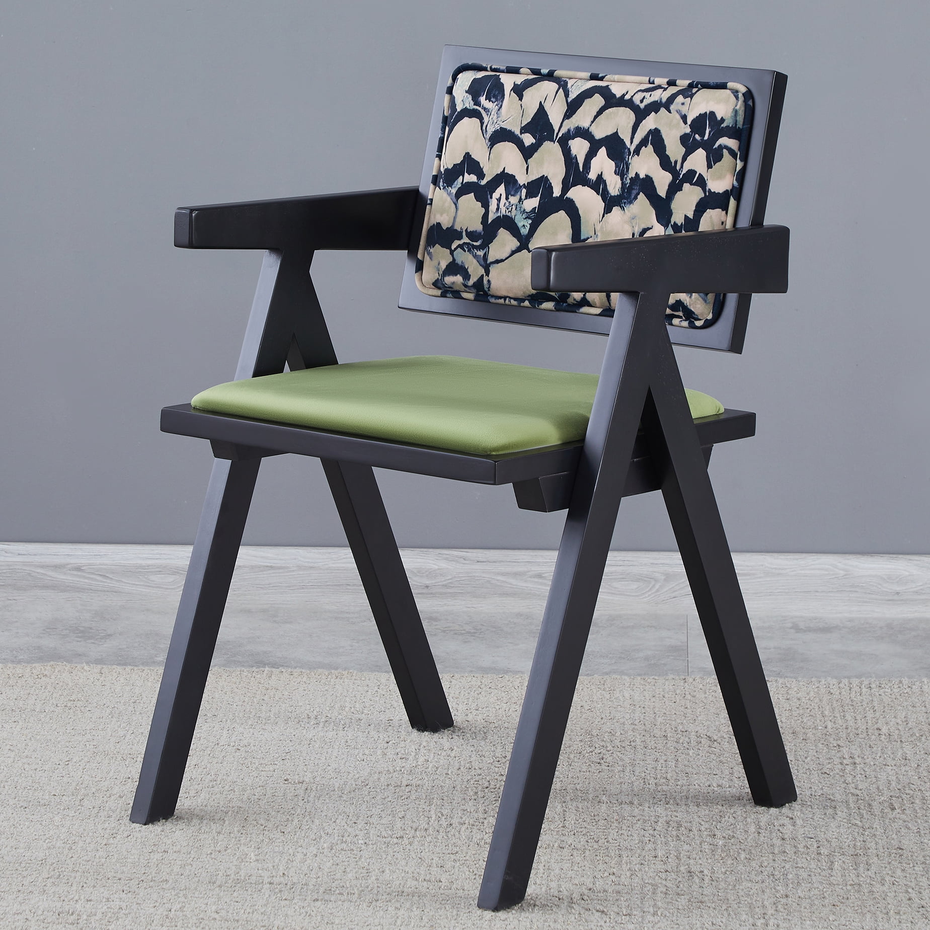 2 Black Dining Chairs, Made Of Solid Rubber Wood, Medieval Style , And ...