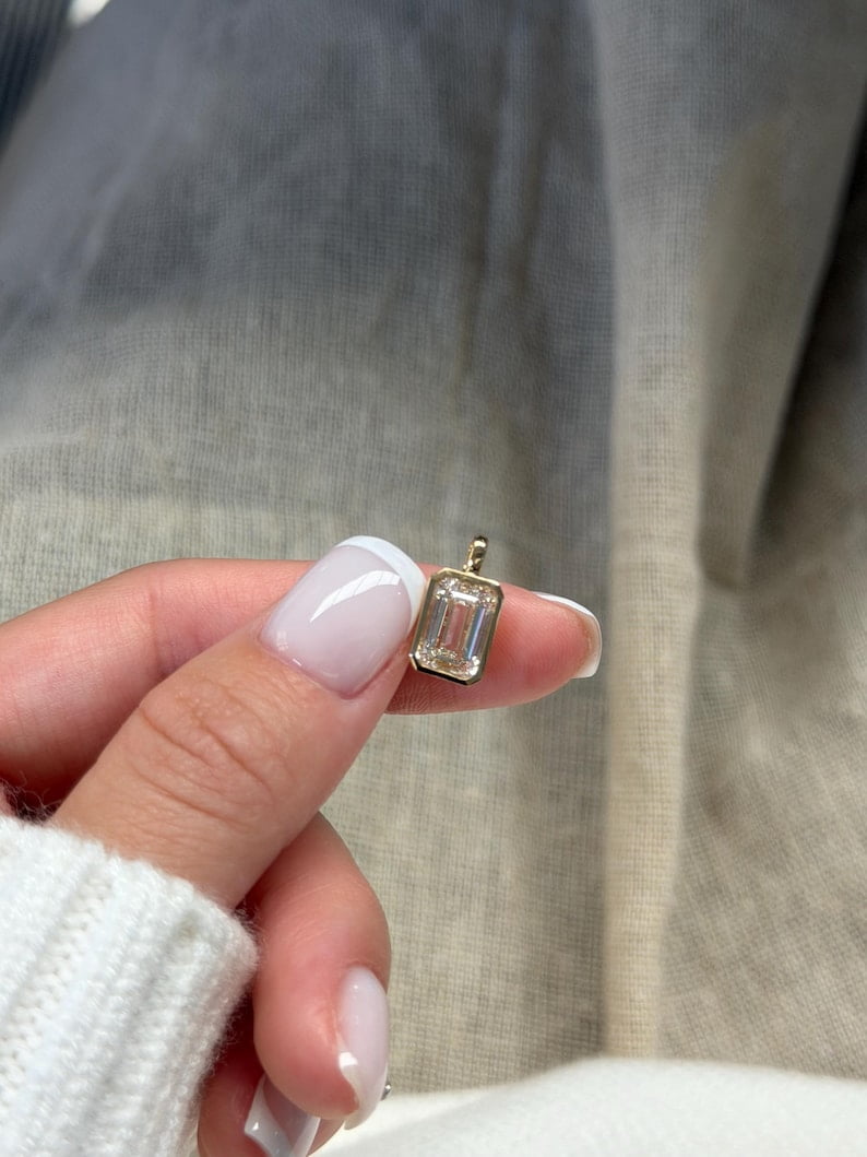 2 Carat Emerald Cut Diamond Pendant IGI Certified Lab Grown Diamond ...