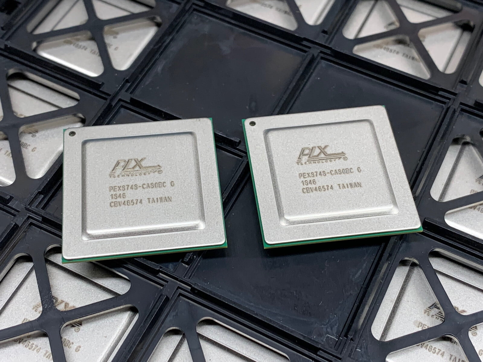 2 PCS PEX8748-CA80BC-G PCI Interface IC 16 Lane 10 Port PCIe Gen 3 ...