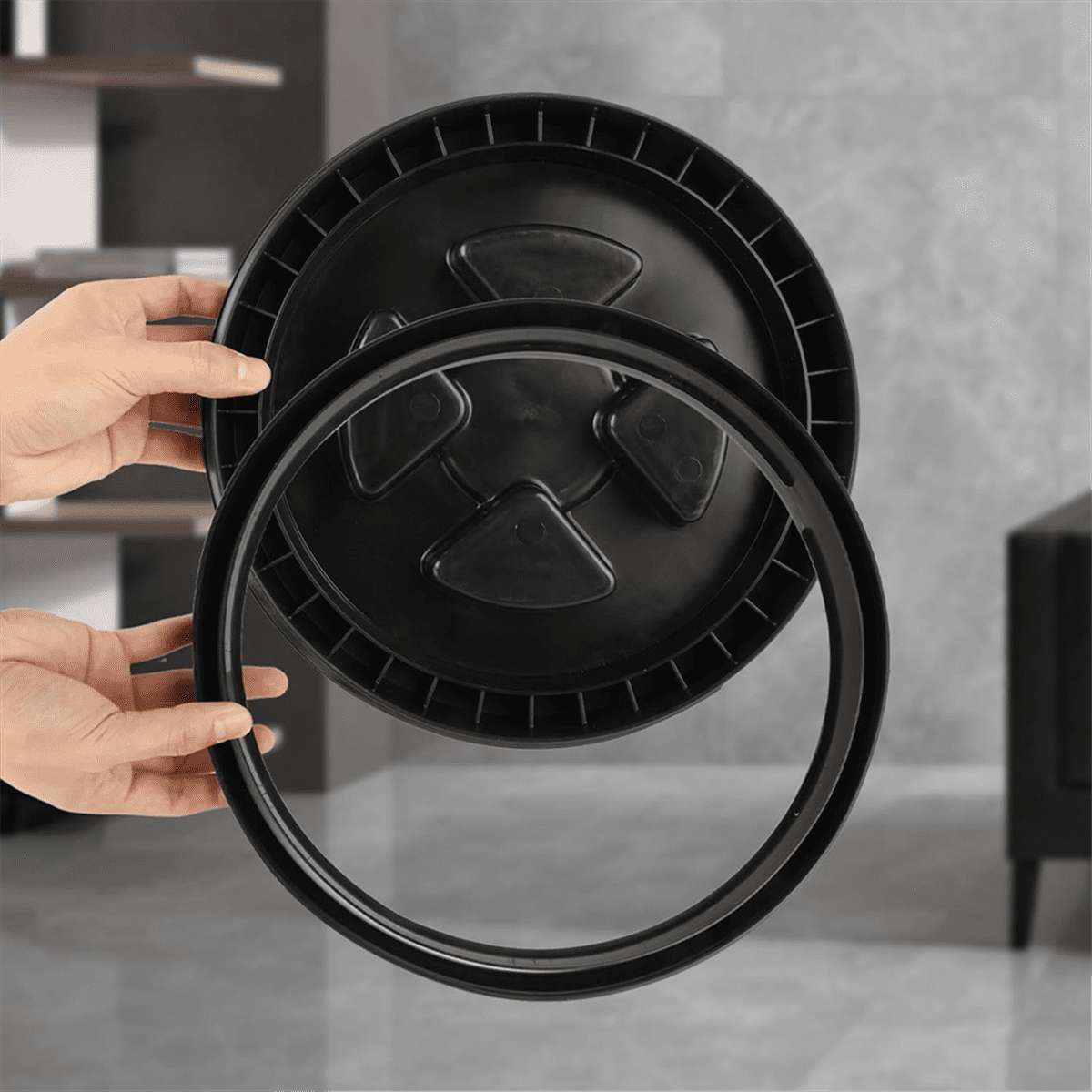 2 Pieces 5 Gallon Leak-Proof Bucket Lid Plastic Storage Buckets Screw ...