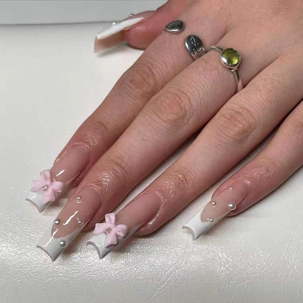2 pieces of new wearable nails with rhinestones, bowknot, leopard print ...
