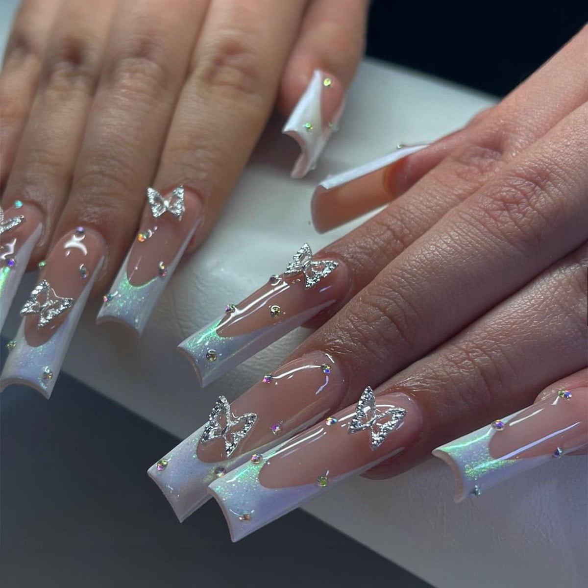 2 pieces of new wearable nails with rhinestones, bowknot, leopard print ...