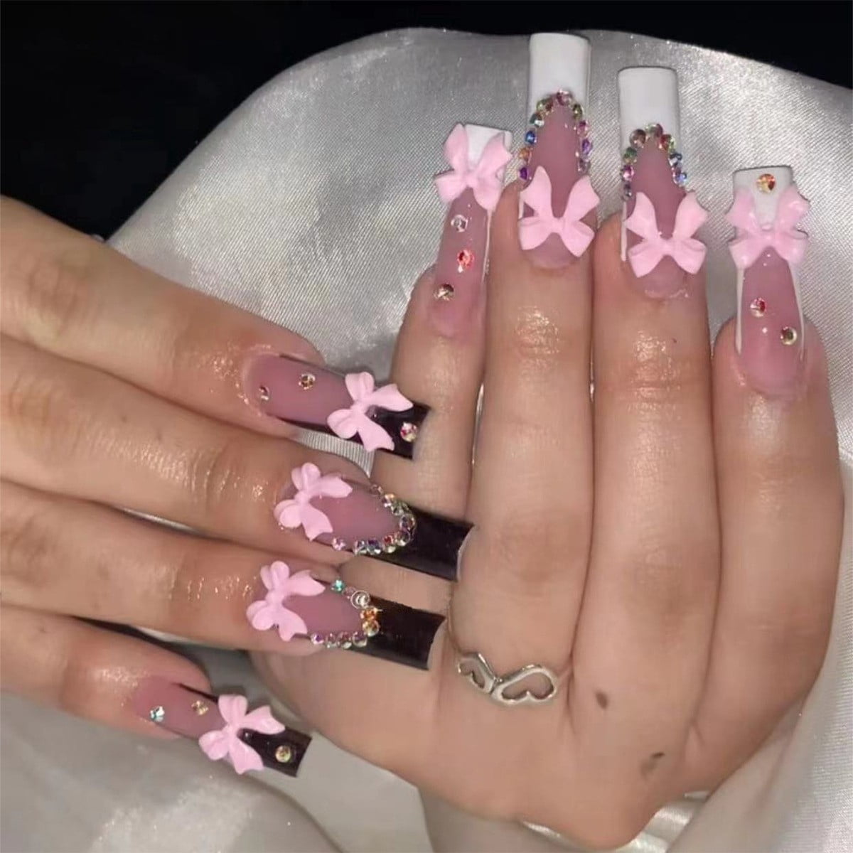 2 pieces of new wearable nails with rhinestones, bowknot, leopard print ...