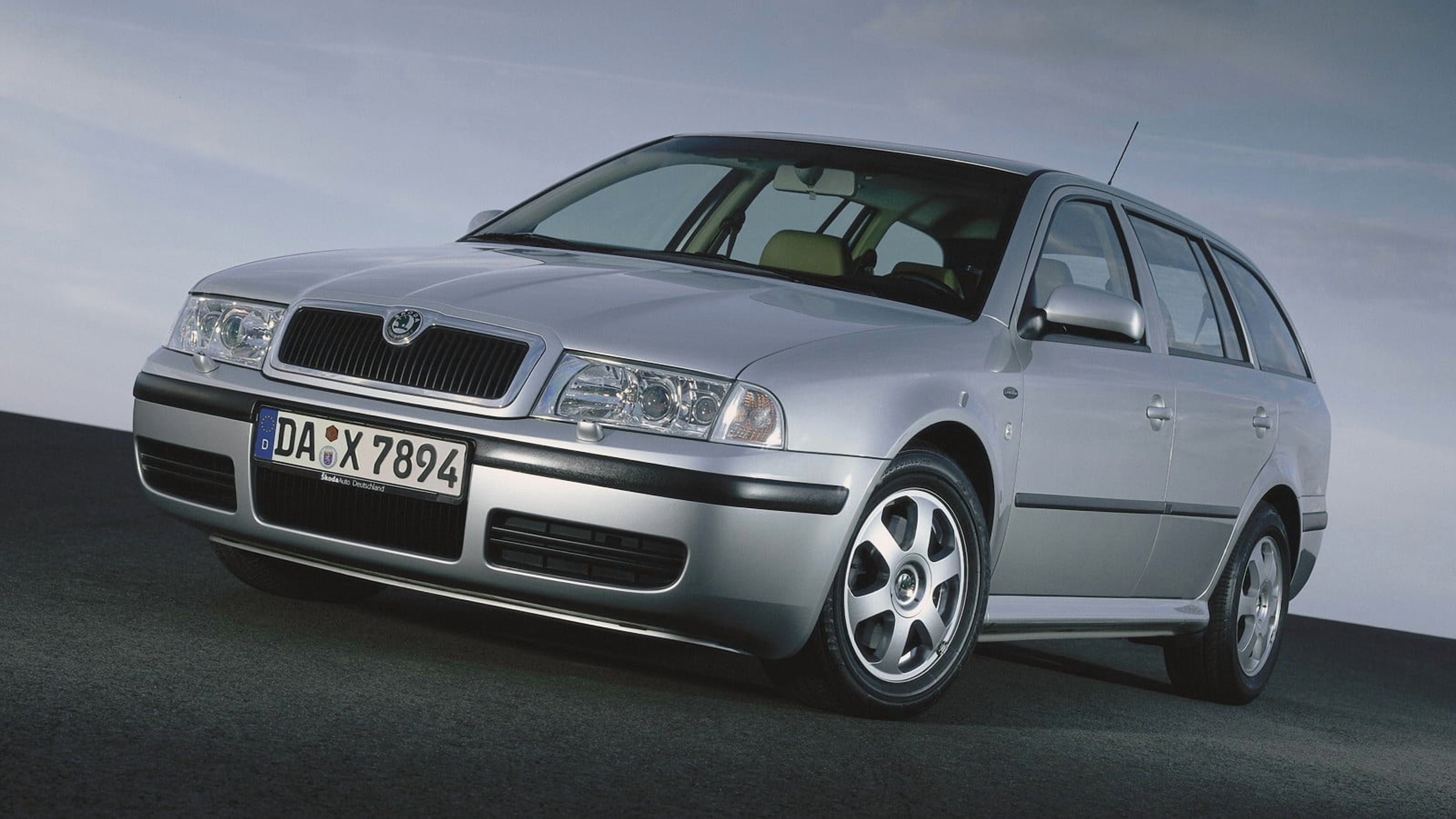 2000 Skoda Octavia Combi Car - 24x36 Inch Laminated Poster - Stunning ...