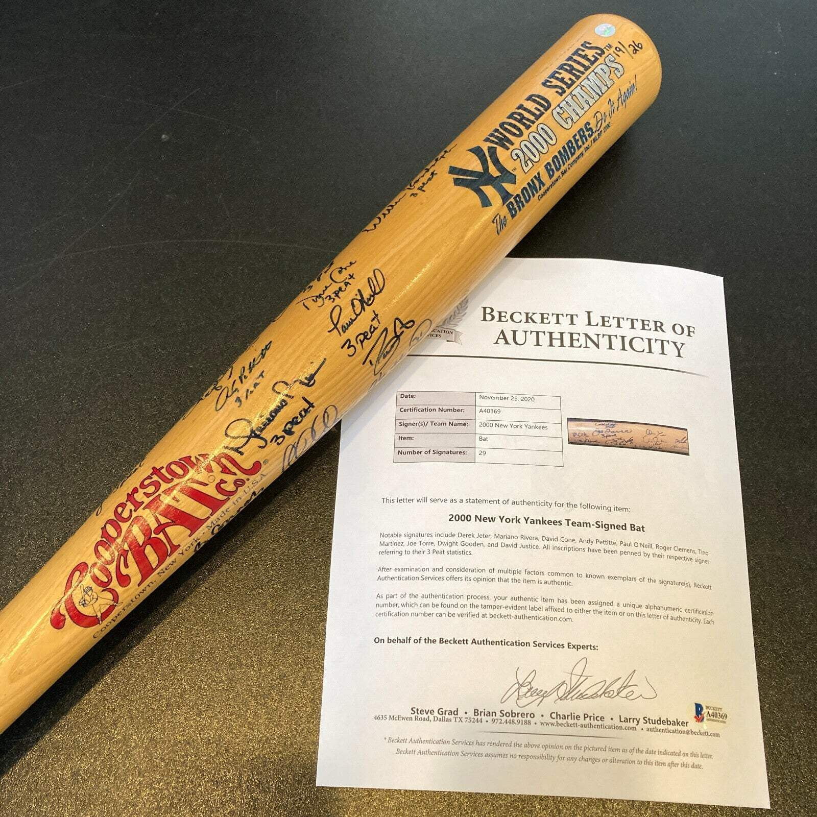 2000 Yankees Team Signed Bat Derek Jeter Mariano Rivera Inscribed "3 ...
