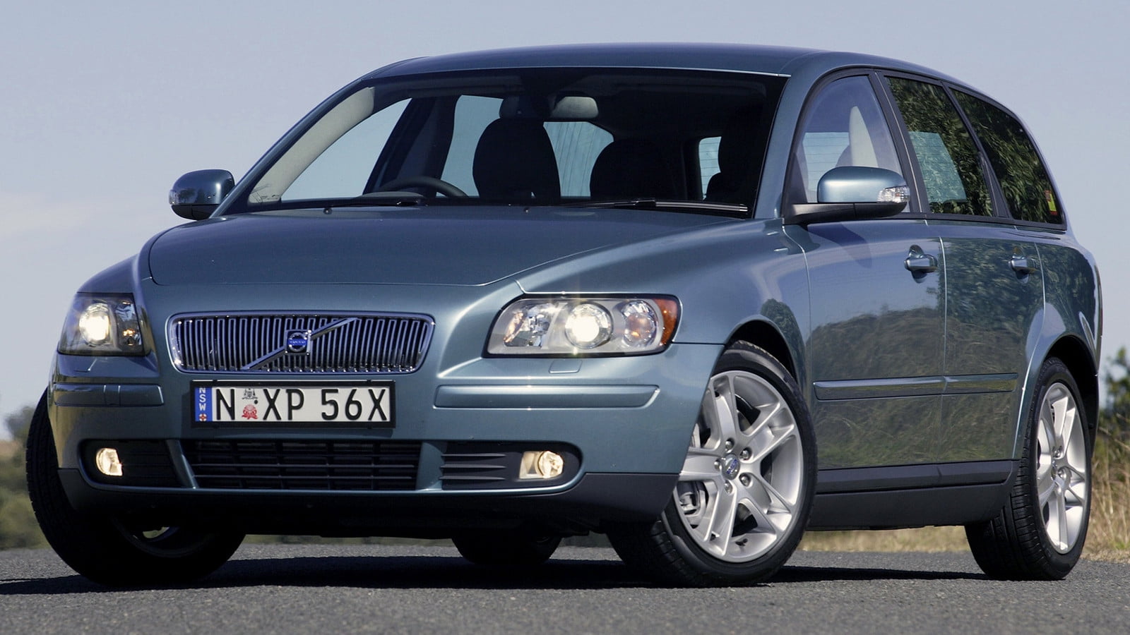 2005 Volvo V50 AU Car - 12x18 Inch Laminated Poster - Stunning Detail ...