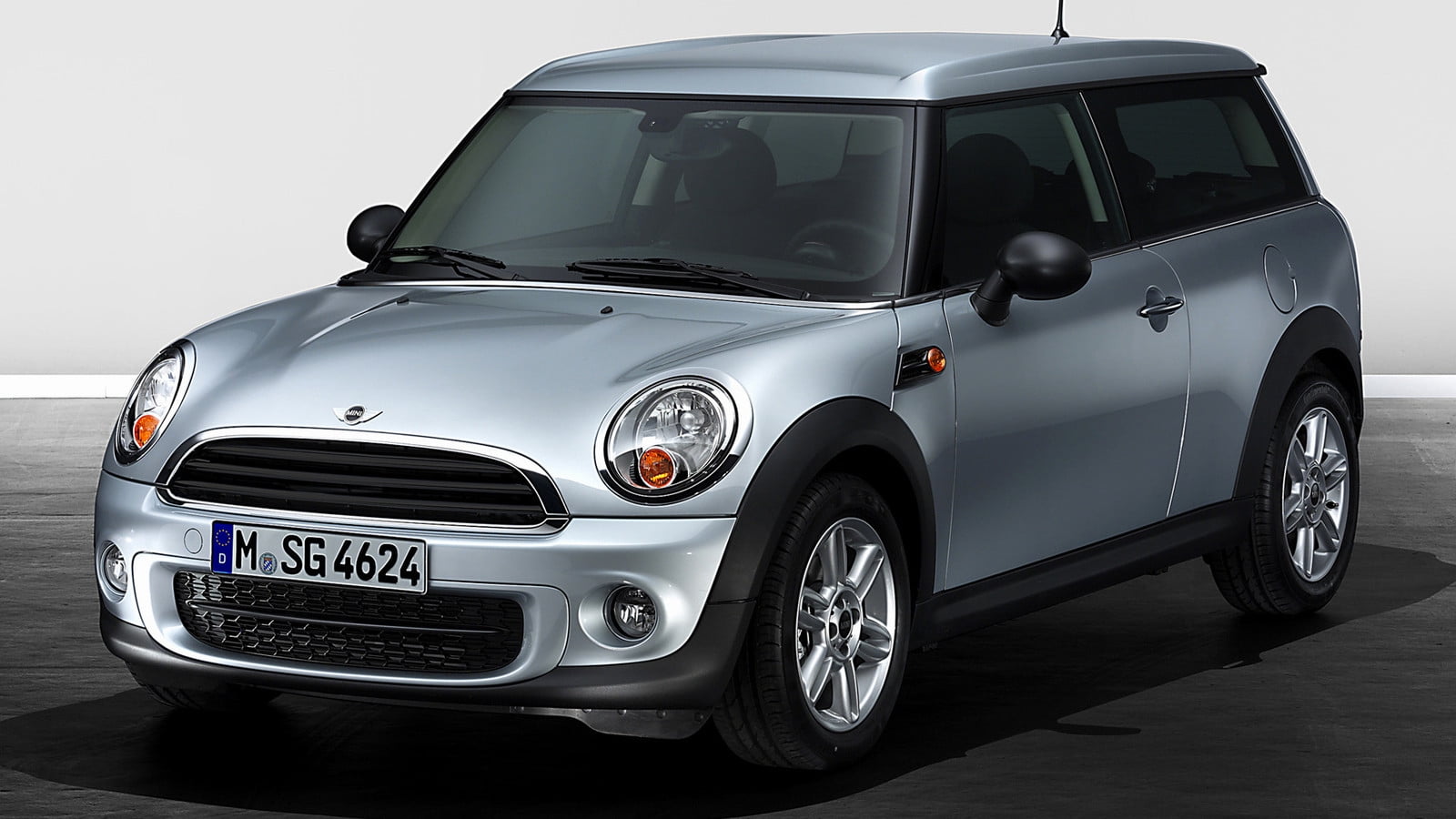 2010 Mini One Clubman - 20x30 Inch Glossy Laminated Poster - Stunning ...