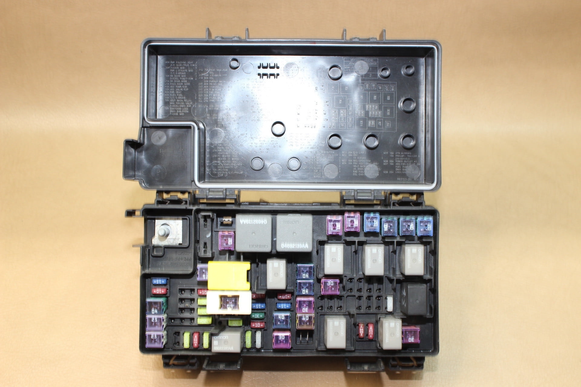 2011 JEEP LIBERTY NITRO TIPM TEMIC INTEGRATED FUSE BOX MODULE 04692331 ...