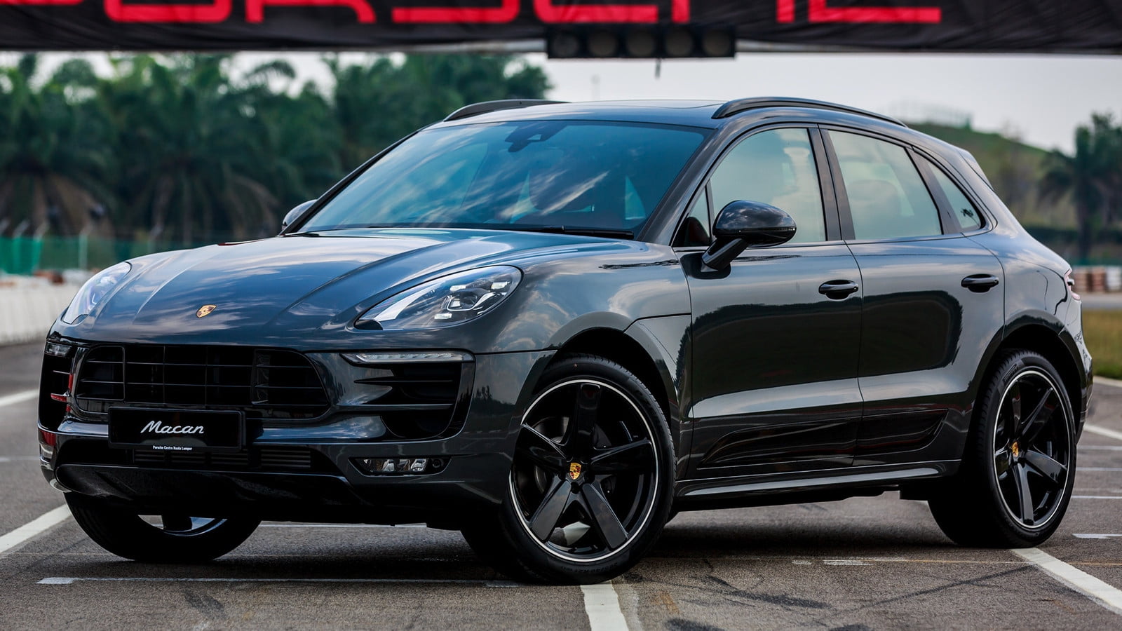 2016 Porsche Macan SportDesign Package MY Car Poster - 24x36 Inch ...