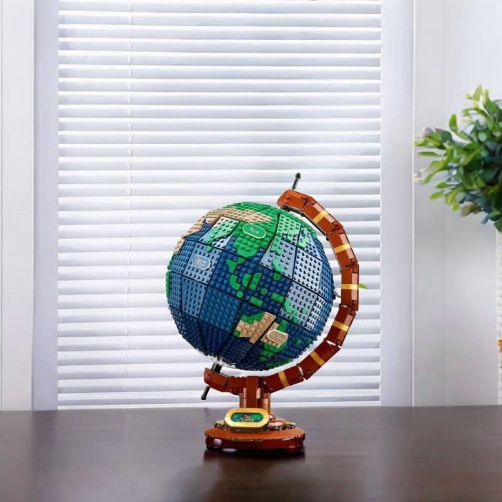 2025 Moc building blocks 2585Pcs globe Modular Creative Building Blocks ...