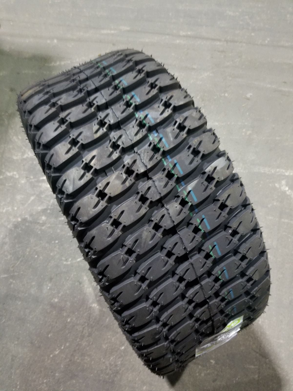 22.5X10.00-8 B/4 BW P532 TRAC GARD - Walmart.com