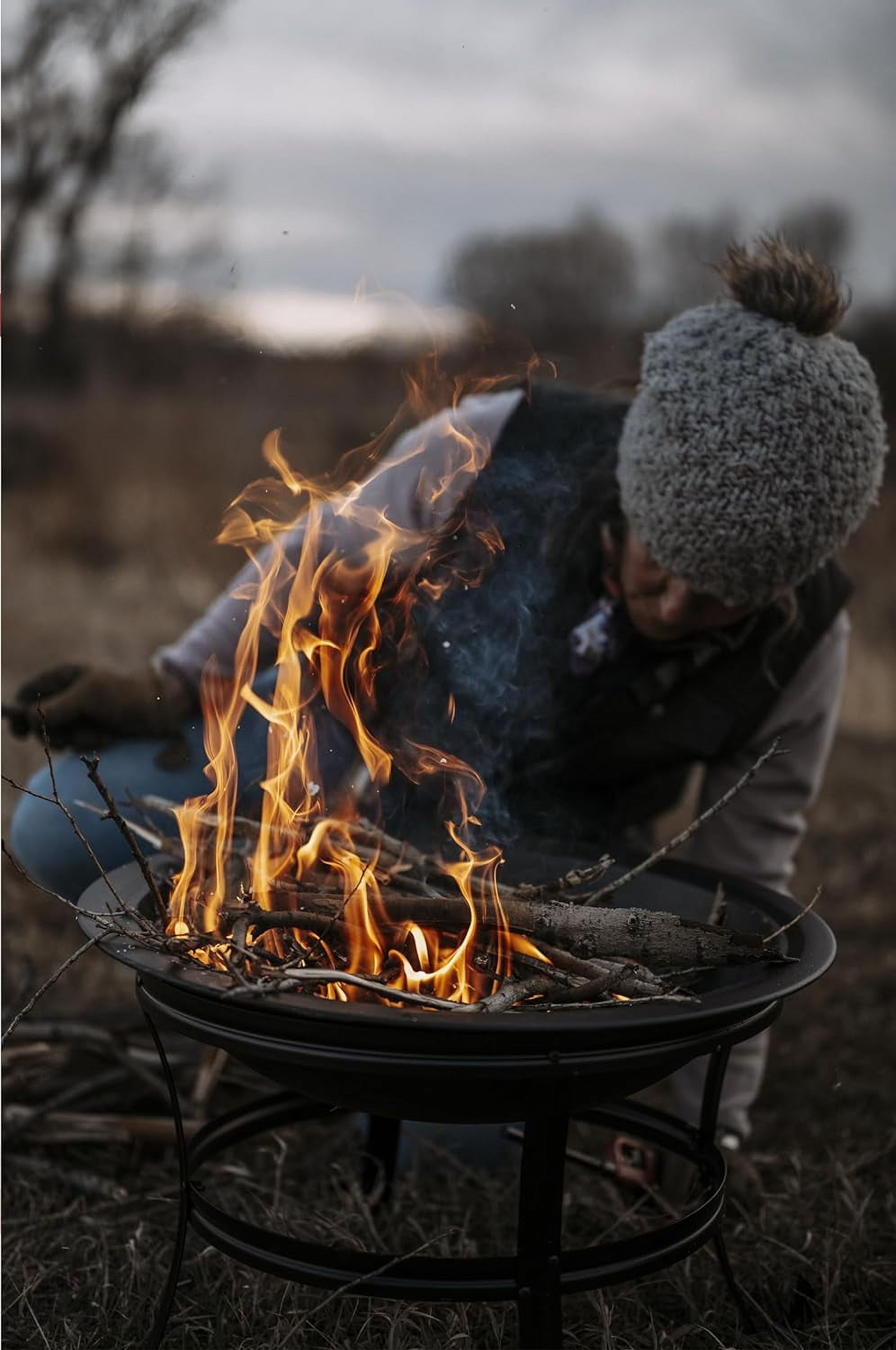 22 in Outdoor – Wood Burning Fire Pit with Mesh Lid and Fire Picker ...