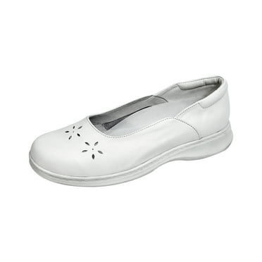 24 HOUR COMFORT Janine Wide Width Professional Sleek Shoe WHITE 6 ...