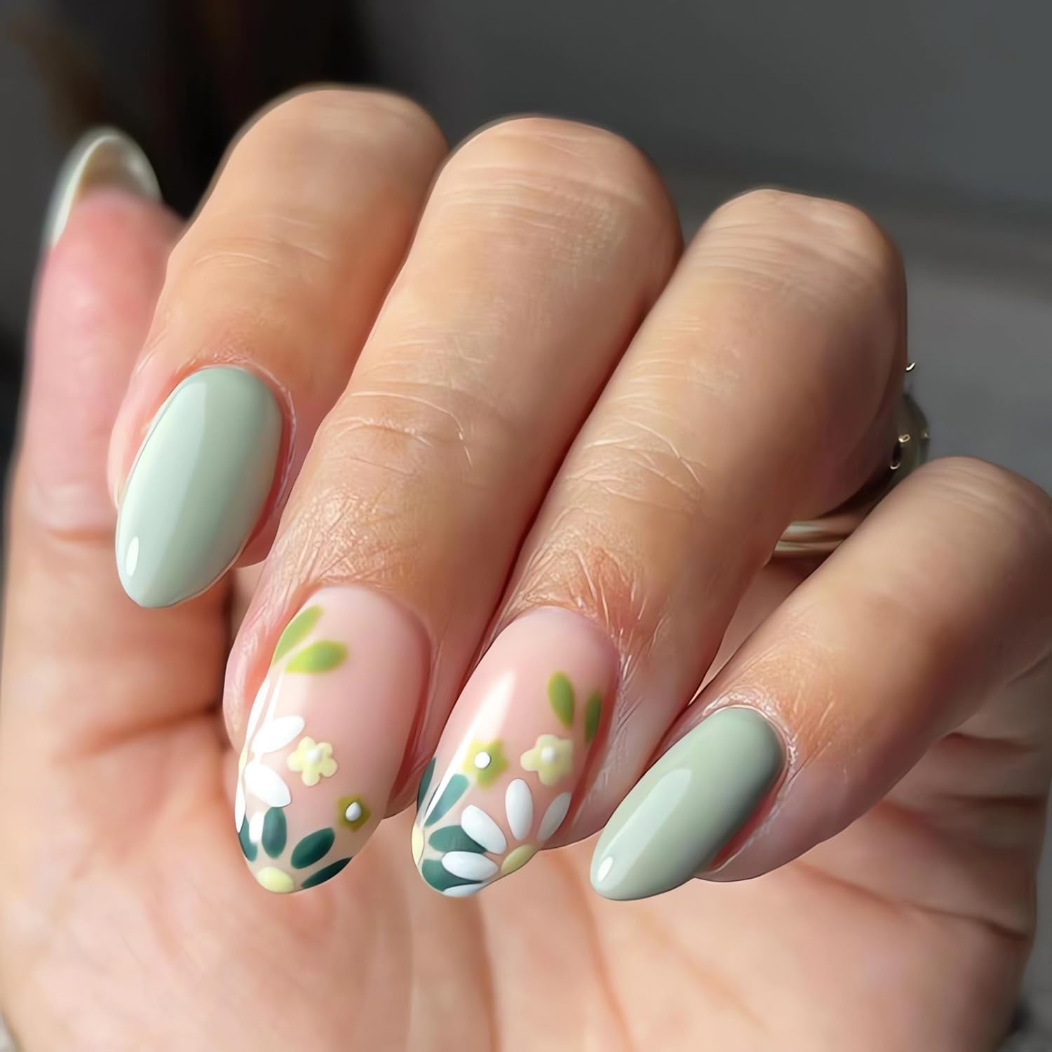 24 Pcs Flower Press on Nails Light Green Spring Fake Nails Round Head ...