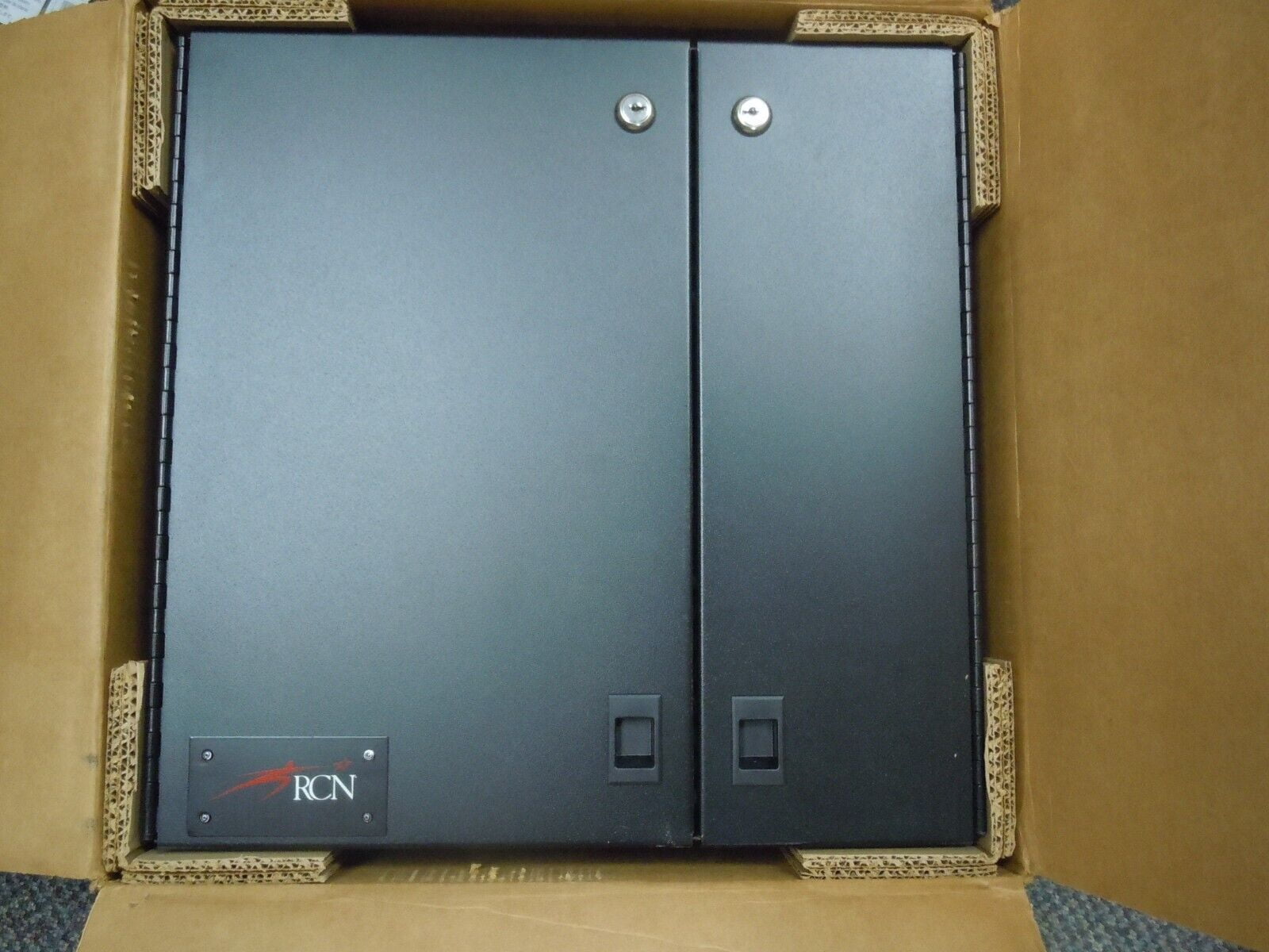 24 port fiber optical enclosed wall cabinet 24 SCAPC Ports and tails ...