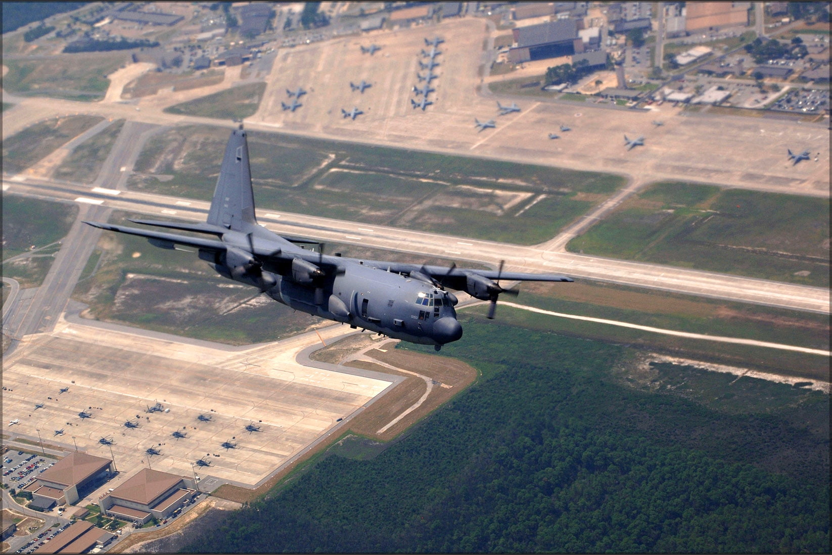 24"x36" Gallery Poster, AC-130U Spooky gunship 4th Special Operations ...