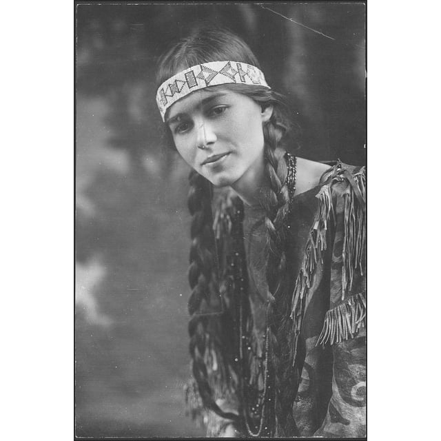 24"x36" Gallery Poster, Indian girls in traditional dress NARA 285369 ...