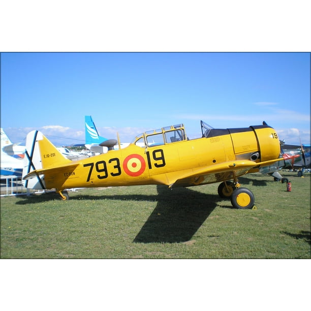 24"x36" Gallery Poster, North American T-6 Texan - Walmart Business ...