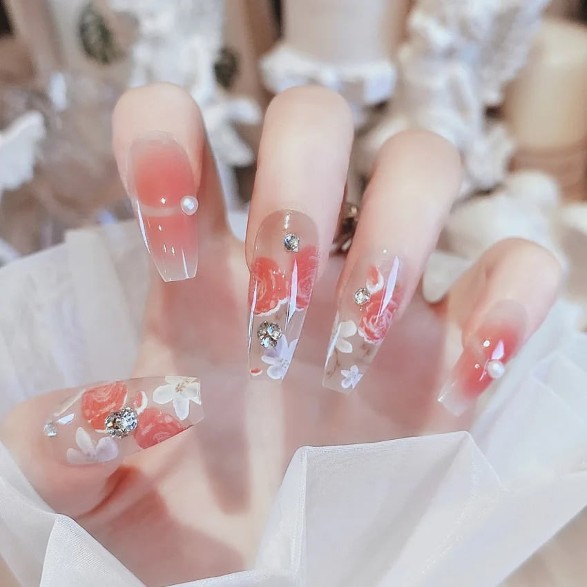 24Pcs/Set Nail Art Fake Nails with Diamonds Pink Silver Glitter Wearing ...